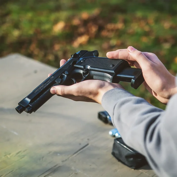 Daisy Model 340 .177 Cal BB pistol. 13-shot Speedload Clip.