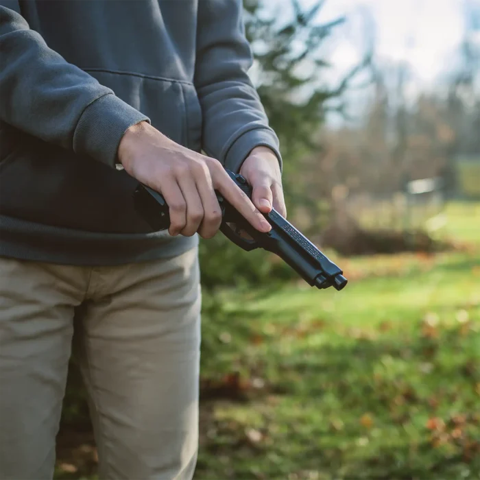 Daisy Model 340 .177 Cal BB pistol. 13-shot Speedload Clip.